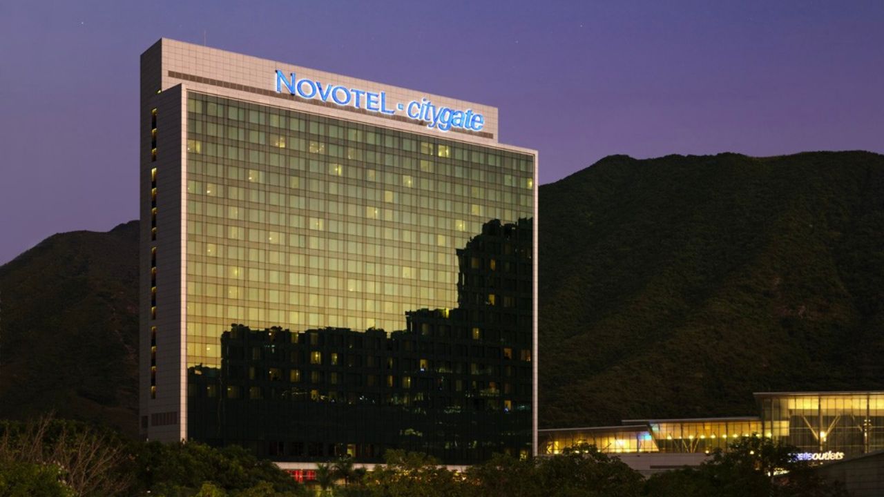 Novotel Citygate Hong Kong - Central Lion Rock