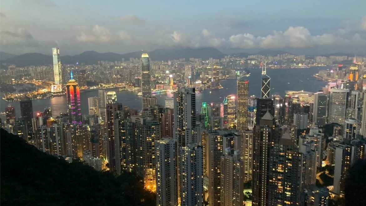 Victoria Peak Hong Kong: Complete Guide to the BEST Spot in Hong Kong ...